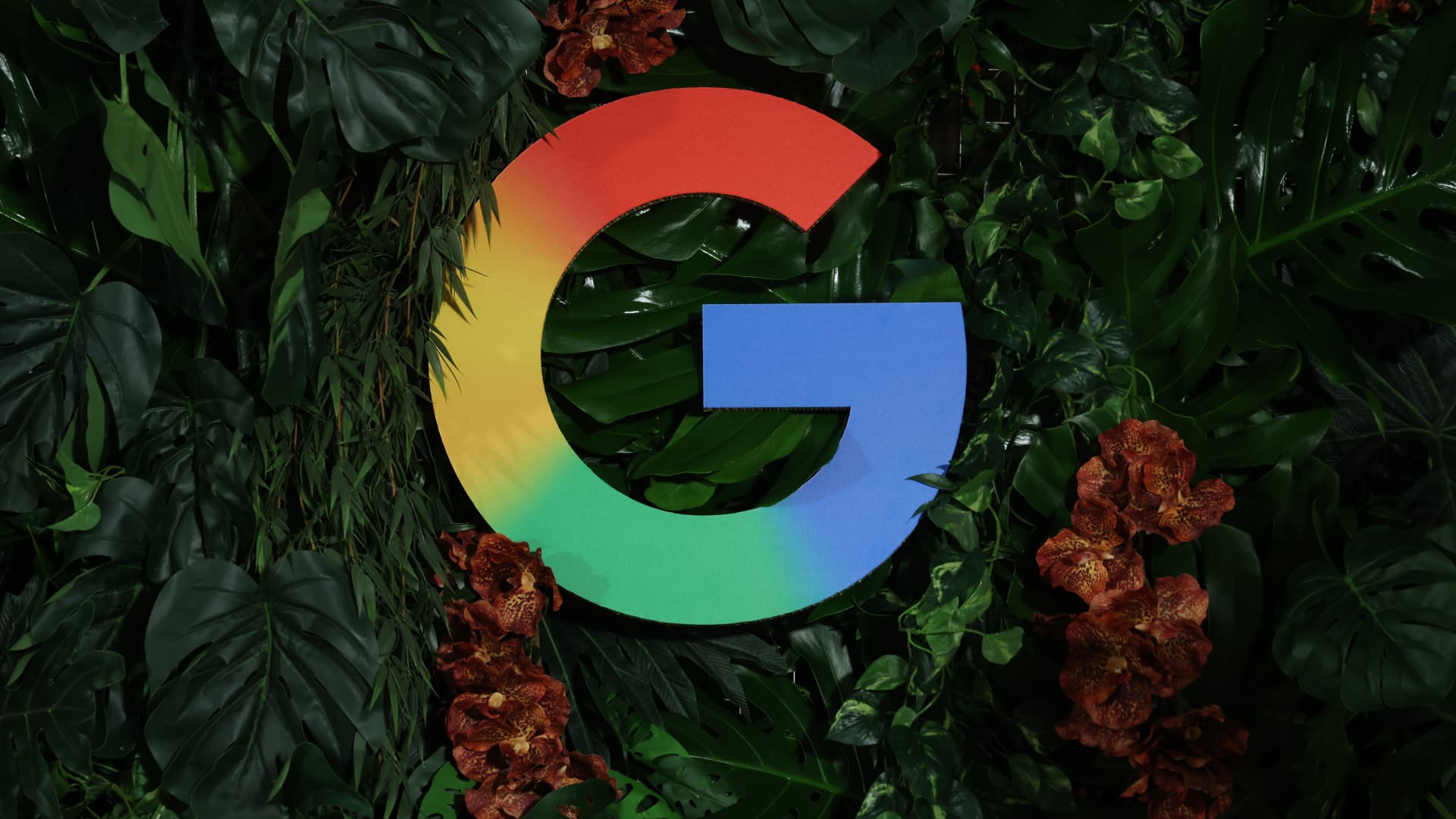 .Google Set to Debut Its First AI Glasses in 2026 - CNBC For AI News