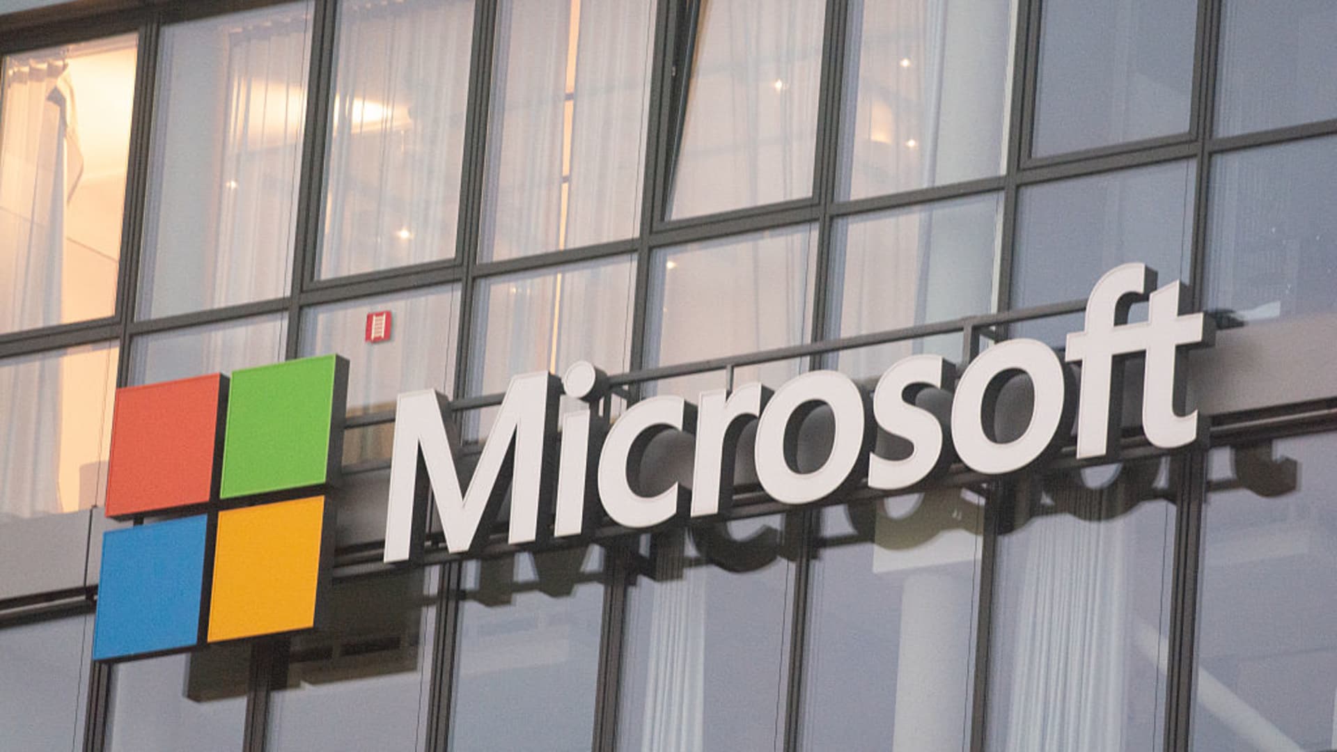 Microsoft to Increase Prices of Commercial Office Suites in July - CNBC ...